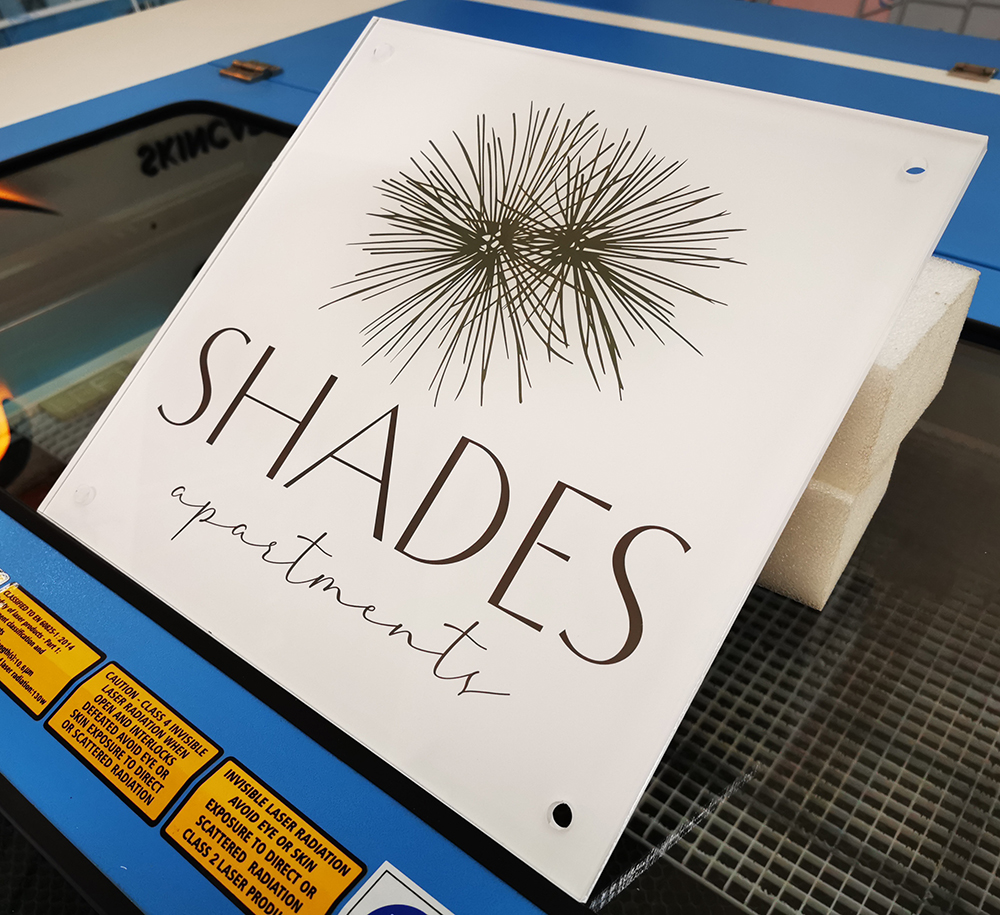 Εκτυπώσεις UV & Κατασκευές σε Plexiglass & αλλα Υλικά | Craftware.gr